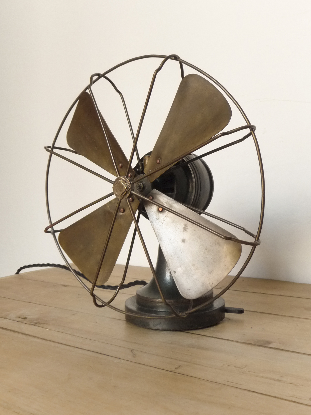 WB1 fan – AEG – P. Behrens – my lamps restore